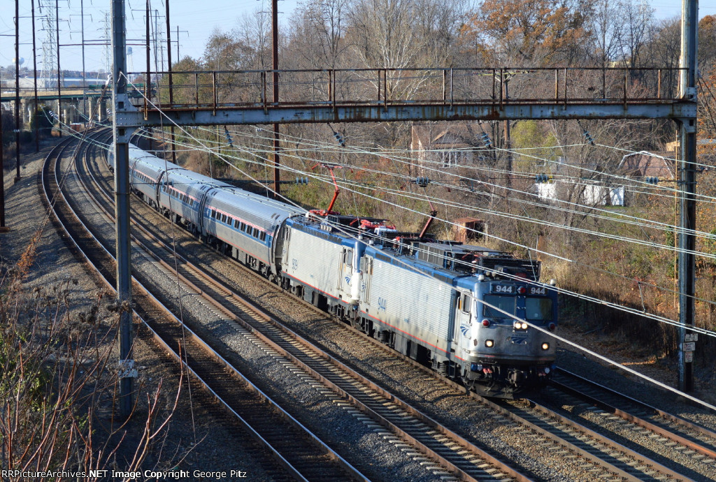 Amtrak train 56(21)